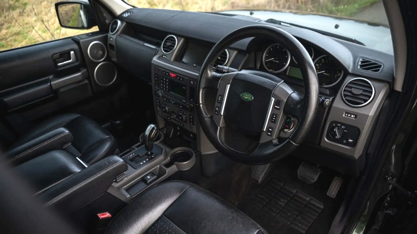 Land Rover Discovery used by Charles and Camilla up for auction