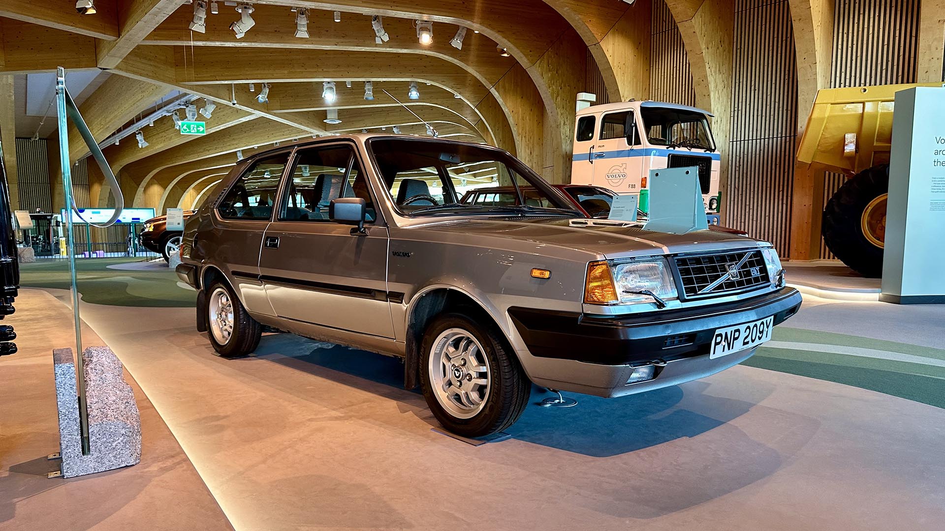 We go inside the wonderful World of Volvo museum - Retro Motor